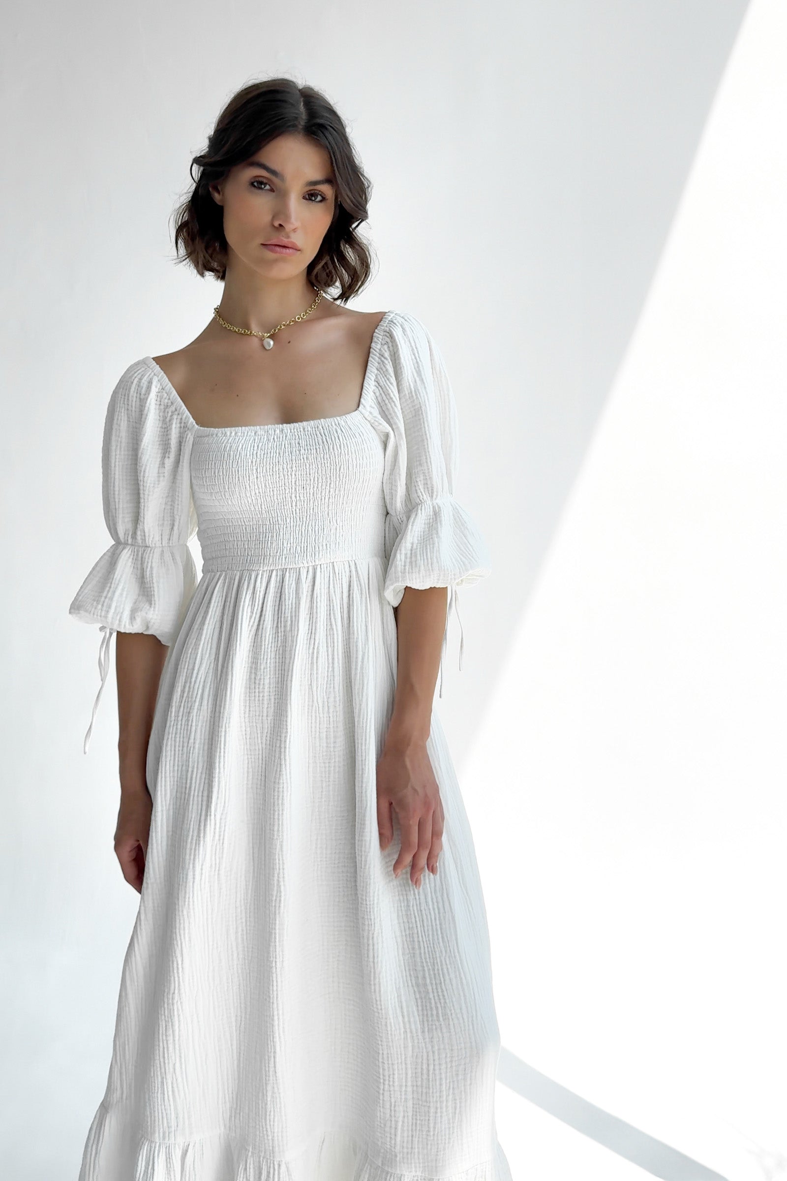 Mathilde Dress In White – Timeless And Elegant Dresses – NOMINO