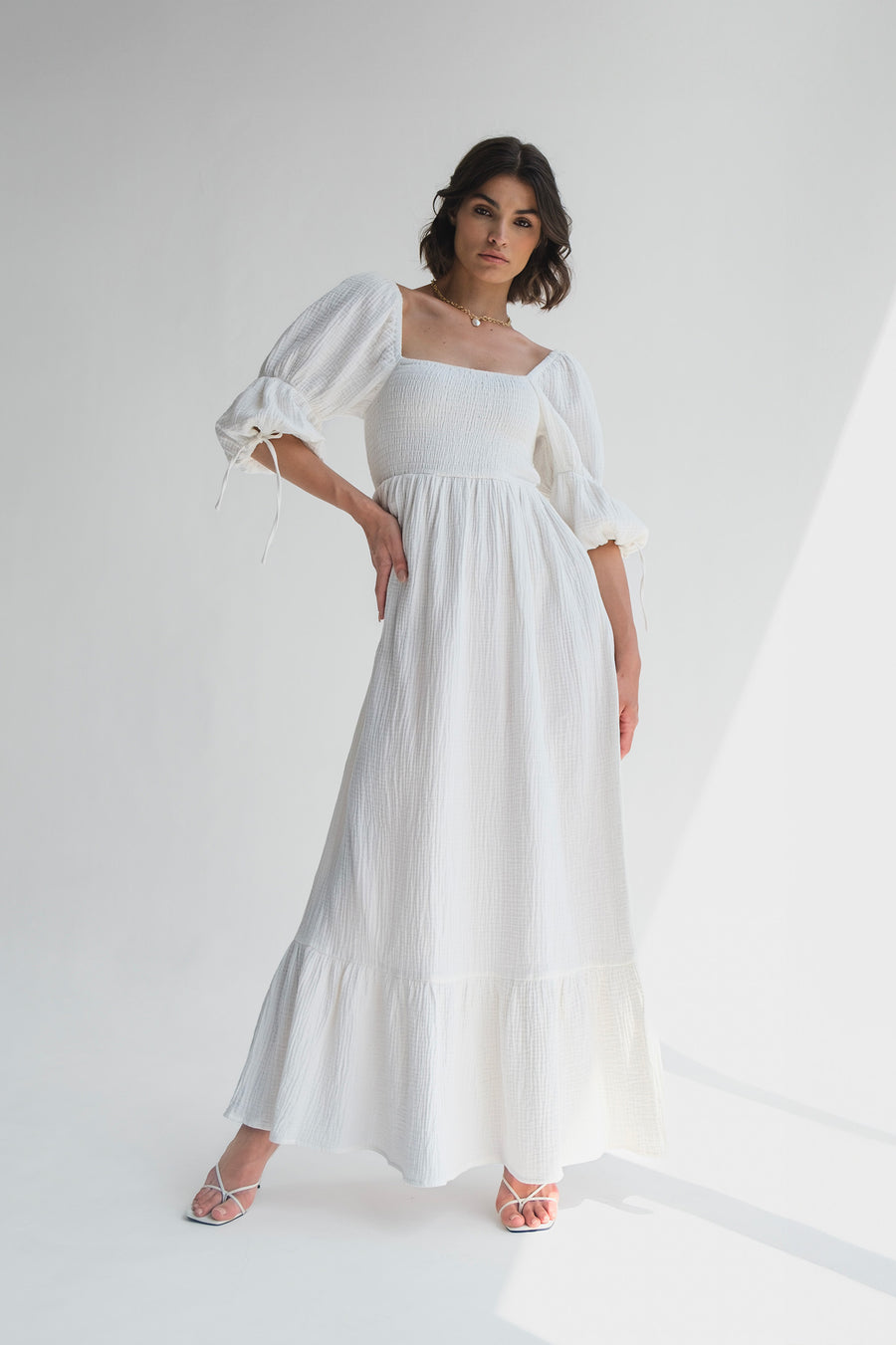 Mathilde Dress In White – Timeless And Elegant Dresses – NOMINO