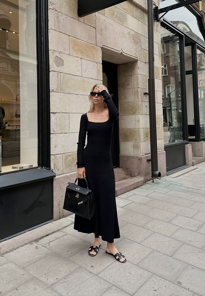 NOMINO – Feminine Sophistication, Effortless Elegance.